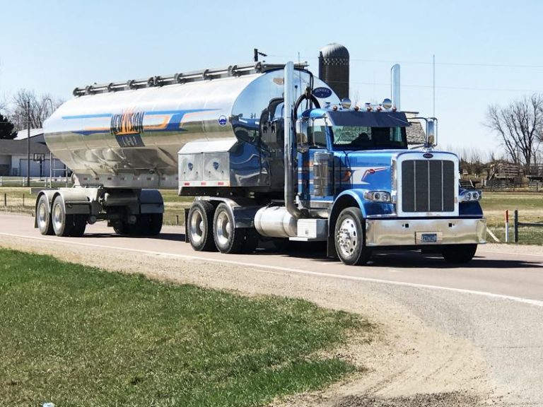 Bulk Feed Trailers - Hensley Fabricating & Equipment, Inc.