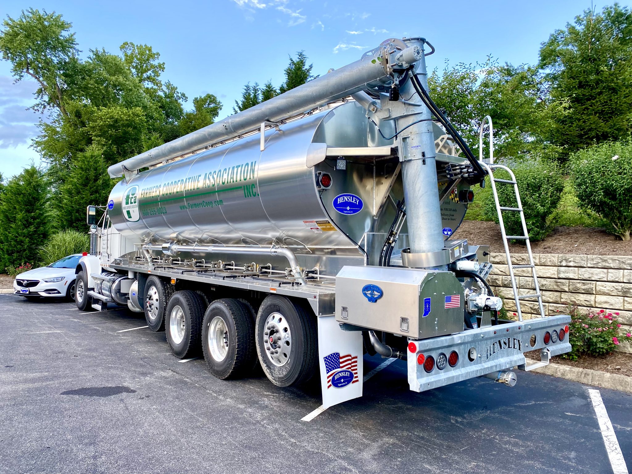 Bulk Feed Bodies - Hensley Fabricating & Equipment, Inc.